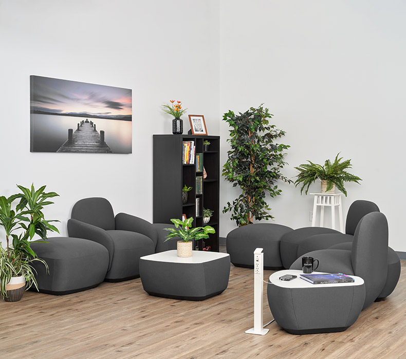 Dillo Seat with Arms | UPLIFT Desk